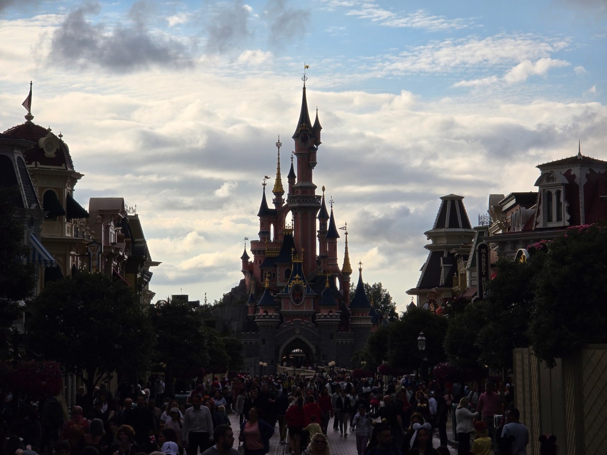 Switzerland/France 2024 – Part 8 – Tuesday at Disneyland Paris – Boundless Horizons